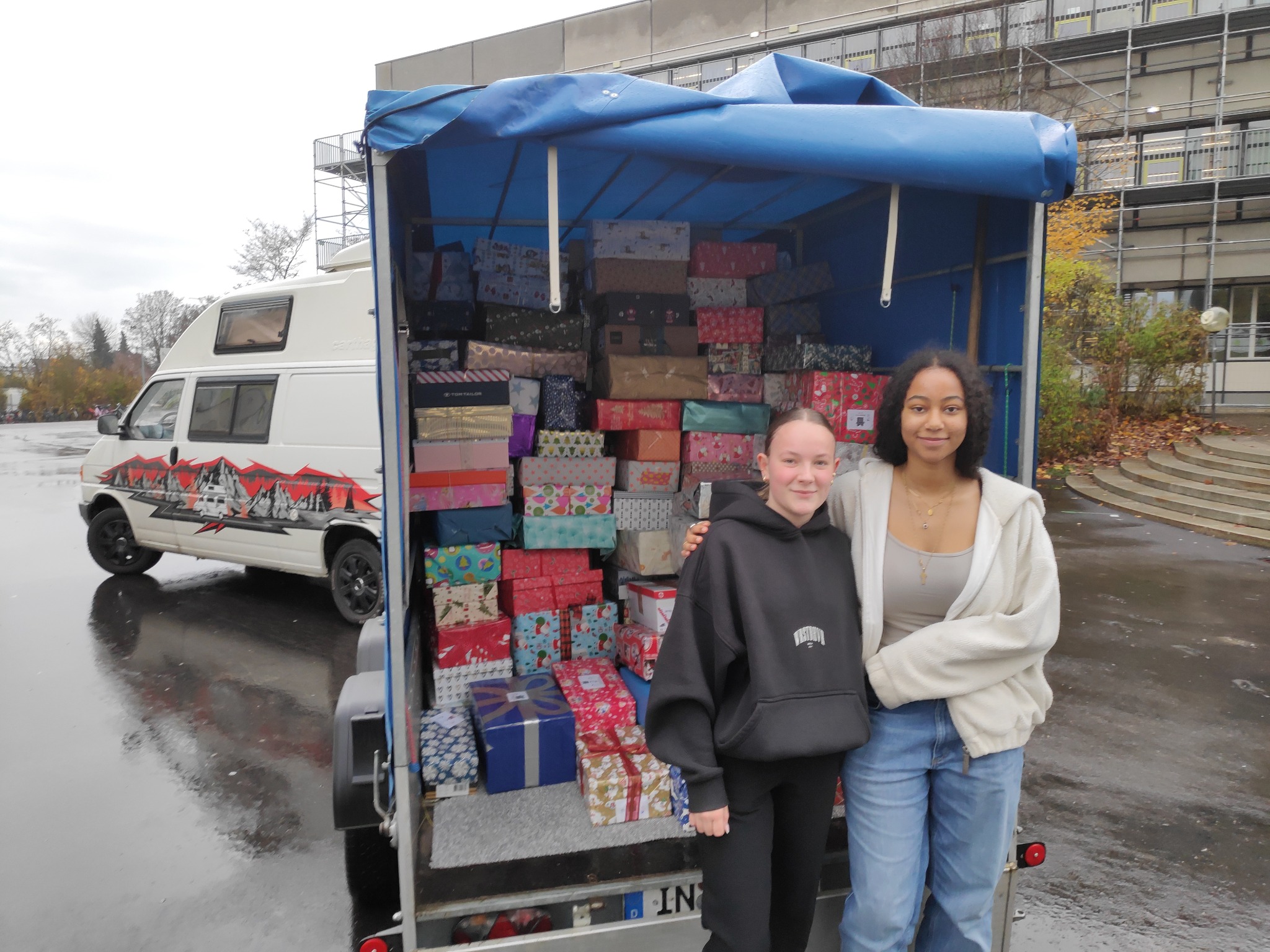 APIAN Gymnasium - Weihnachtspäckchenaktion - Ingolstadt