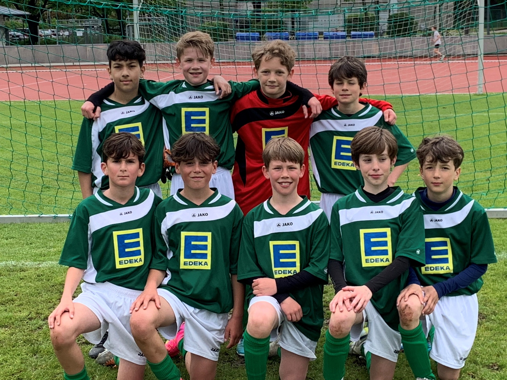 APIAN Gymnasium - Fußballer der WK IV ziehen in das Bezirksfinale ein ...